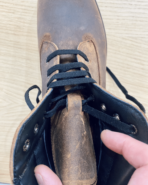 Languette qui tourne: 2 solutions simples (lacets + couture)