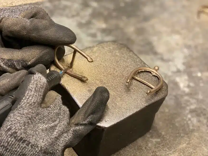 Poursin: crème de la crème des boucles de ceinture en laiton
